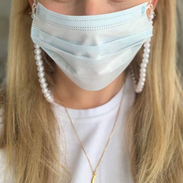 Face Mask Chains Are 2020's Must-Have Accessory: 17 Face Mask Necklaces ...