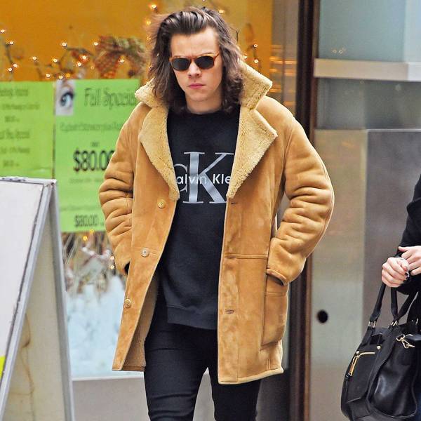 Harry Styles: Fashion Story in Photos 2012 - 2021 (lots of shirts ...