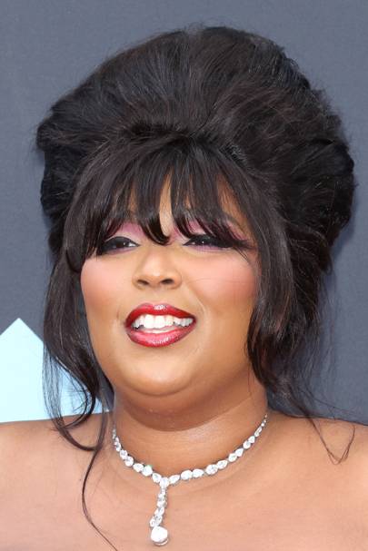 Lizzo's Hair And Makeup: Best Beauty Looks From The Pop Icon | Glamour UK