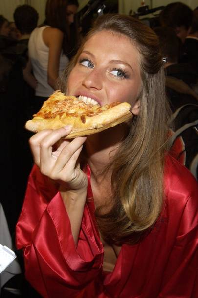 Celebrities Eating Pizza: Katy Perry, Jennifer Lawrence & Beyonce ...