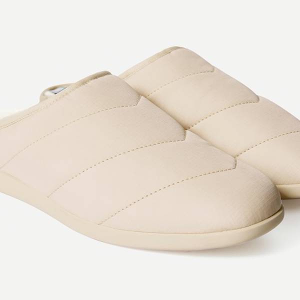 37 Best Slippers For Women To Wear in Lockdown 2021 | Glamour UK