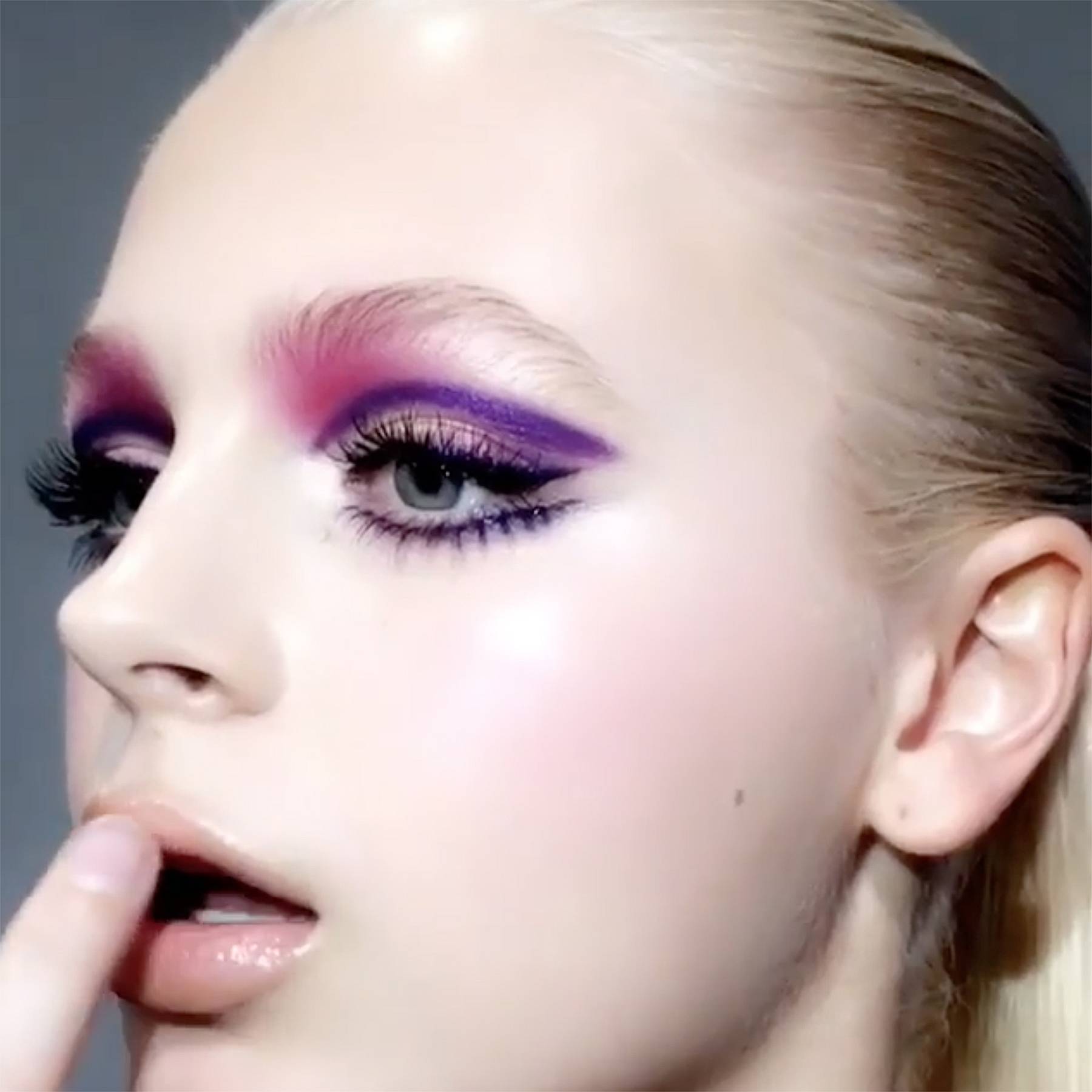 80s Makeup Ideas: Looks, Inspiration & How To Wear The Trend The Modern ...