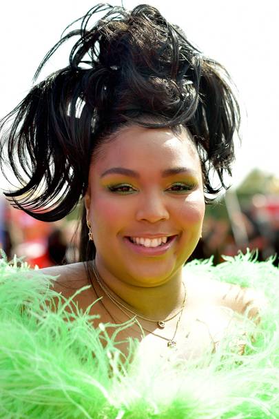 Lizzo's Hair And Makeup: Best Beauty Looks From The Pop Icon | Glamour UK