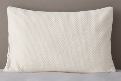 17 Best Pillows 2021: For Side Sleepers, Neck Pain & More | Glamour UK