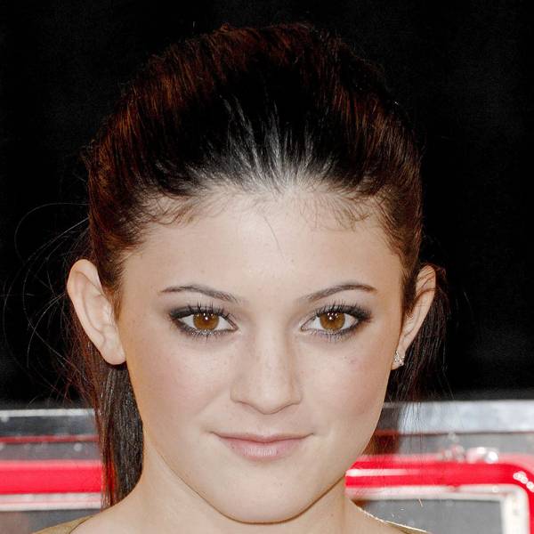 Kylie Jenner Hair & Beauty Look Book: Lips, Hair Colours & Makeup ...