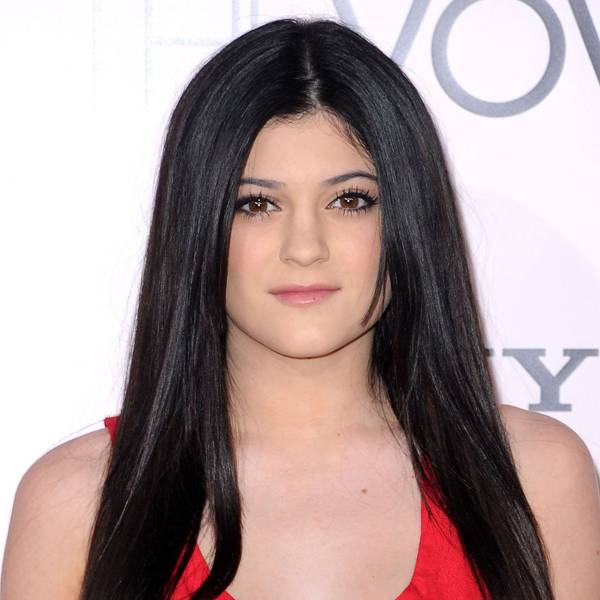 Kylie Jenner Hair & Beauty Look Book: Lips, Hair Colours & Makeup ...