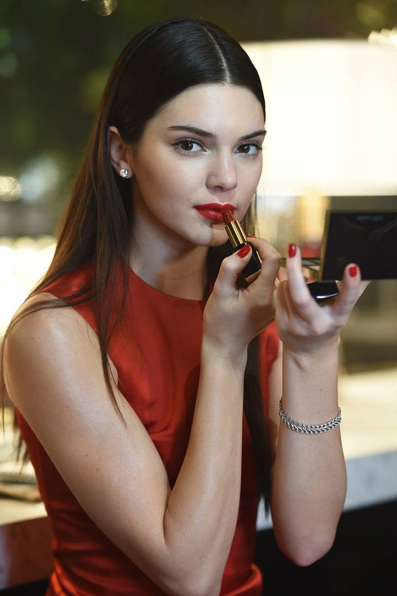Exclusive Kendall Jenner red lipstick picture Estee Lauder - beauty ...