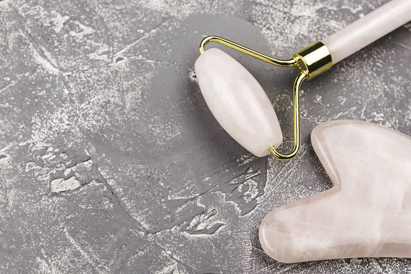 How To Use A Jade Roller For Amazing Skin & The Best Ones To Buy In The ...