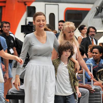 Celebrities On Set: Behind the Scenes Movie Photos of Celebrities ...