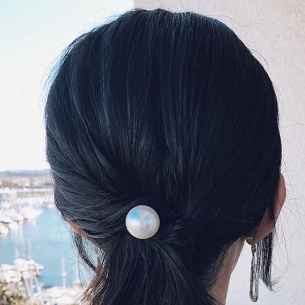 Pearl Hair Accessories: The 2020 Pearl-Speckled Hair Trend | Glamour UK
