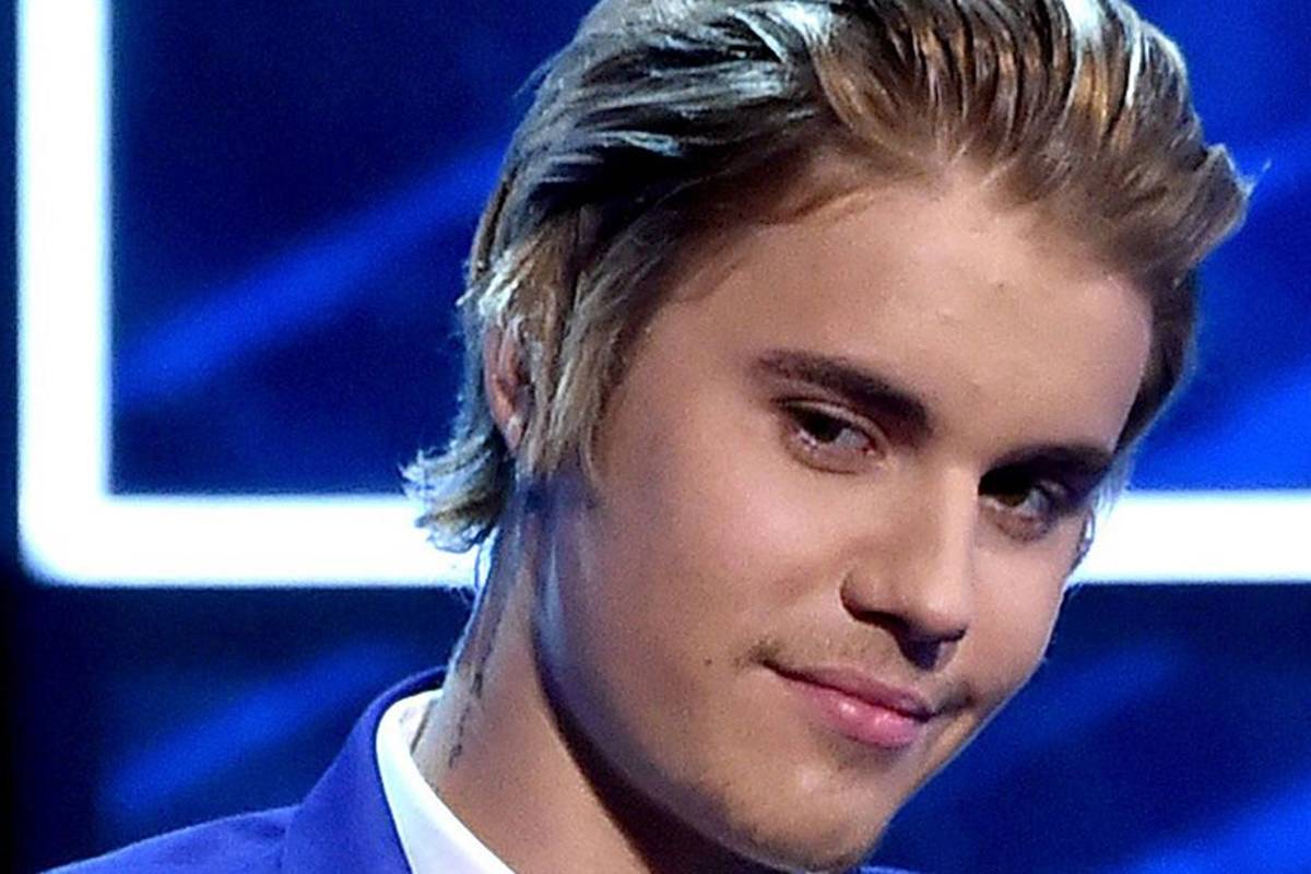 Justin Bieber pictures: Instagram, Selena Gomez, mug shot & blonde hair ...
