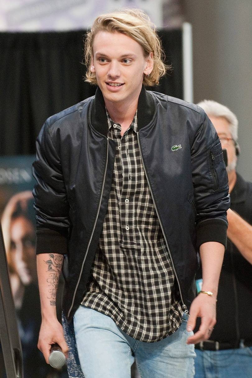 Jamie Campbell Bower looking hot - Celebrity Galleries | Glamour UK Jamie Campbell Bower looking hot - Celebrity Galleries | Glamour UK