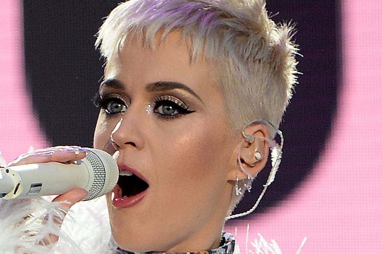 Katy Perry Short Hair: Blonde Pixie Crop | Glamour UK