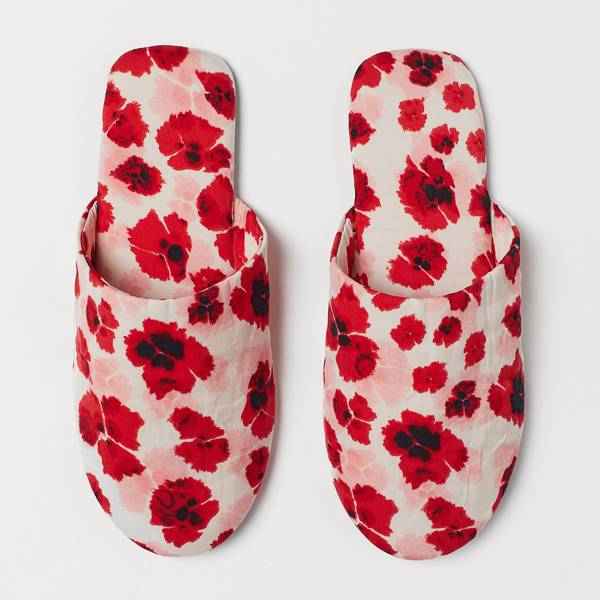 15 Pairs Of Slippers To Wear All Day During Self-Isolation | Glamour UK