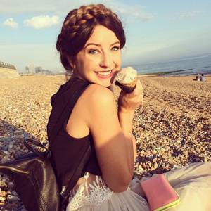 Zoella opens up about living with an anxiety disorder | Glamour UK