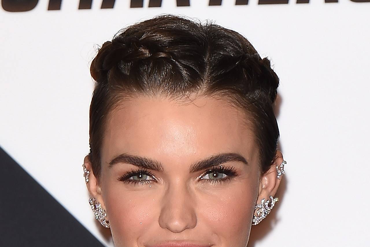 How to plait your pixie cut - pixie crop short hair braid ideas ...