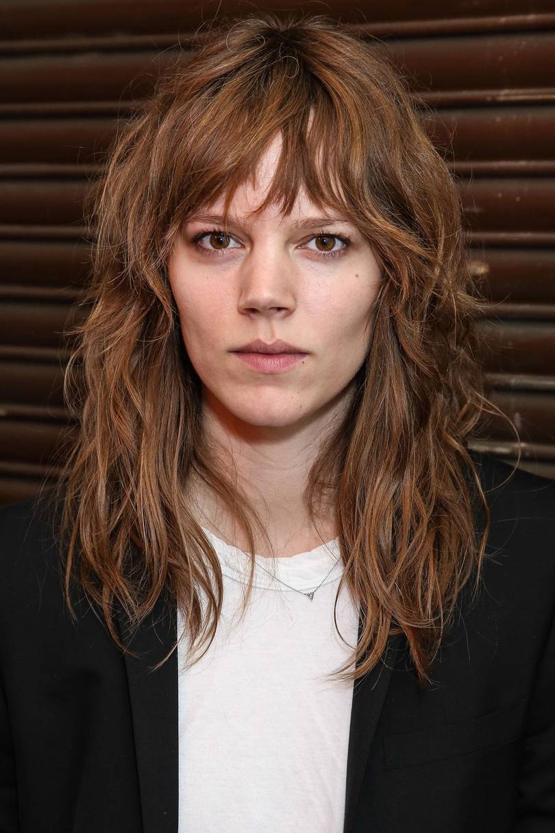 Freja Beha Hair: How to get undone style with new cutting technique ...
