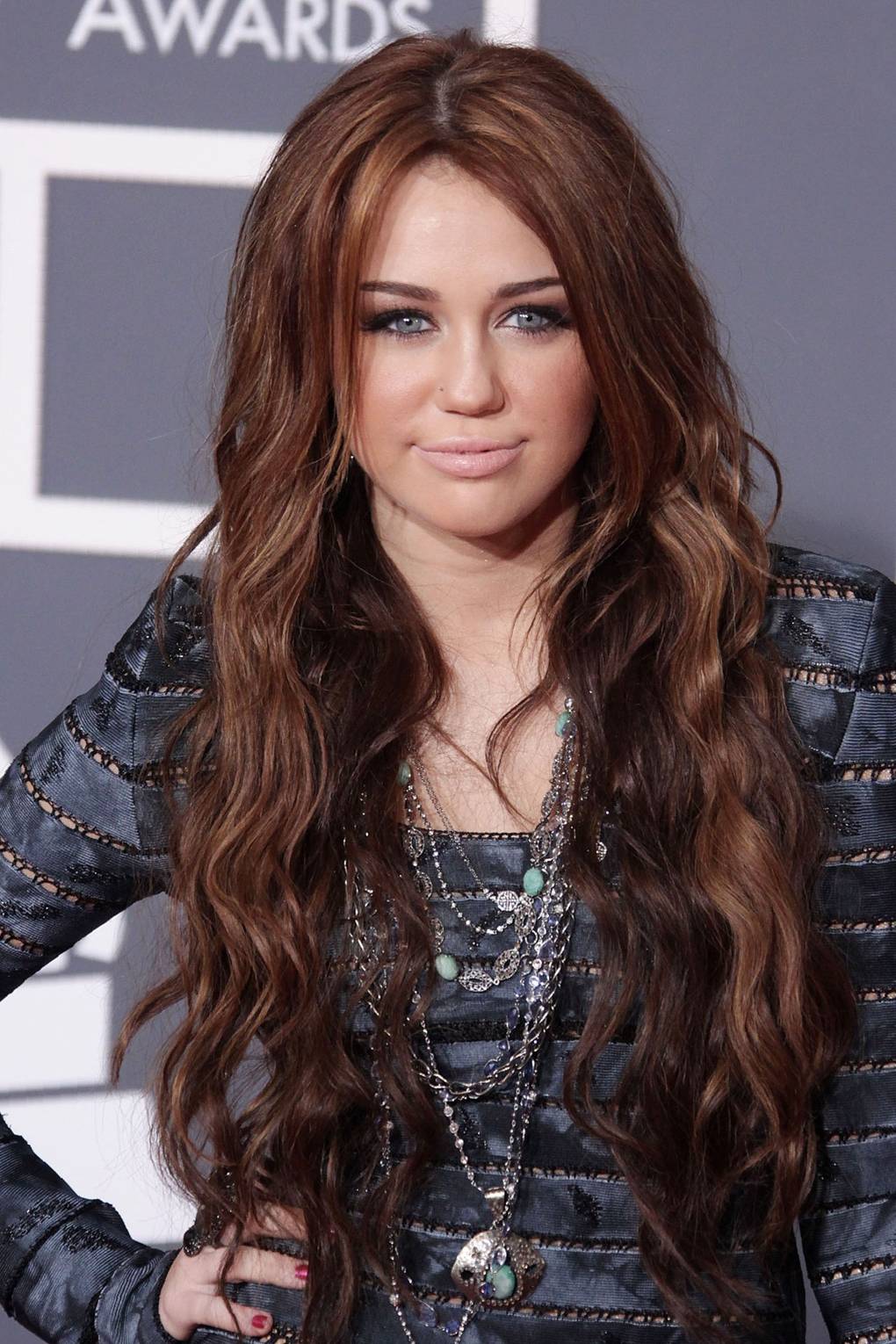 Miley Cyrus Hairstyles - Best Hair, Makeup & Beauty Looks | Glamour UK