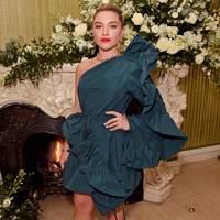 Florence Pugh Leads At Home Dance Workout To Distract From Coronavirus ...
