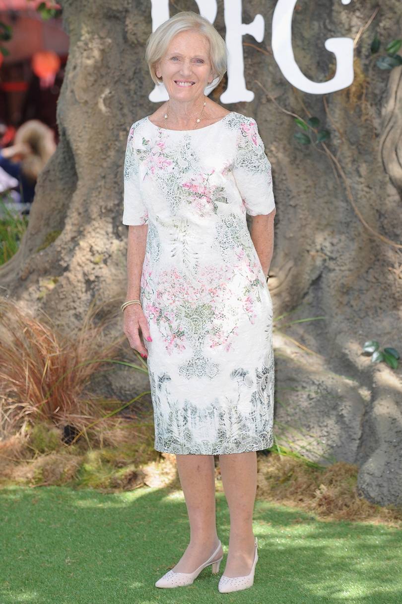 Mary Berry style: Blazers, jackets: best looks and outfits | Glamour UK