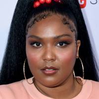 Lizzo's Hair And Makeup: Best Beauty Looks From The Pop Icon | Glamour UK