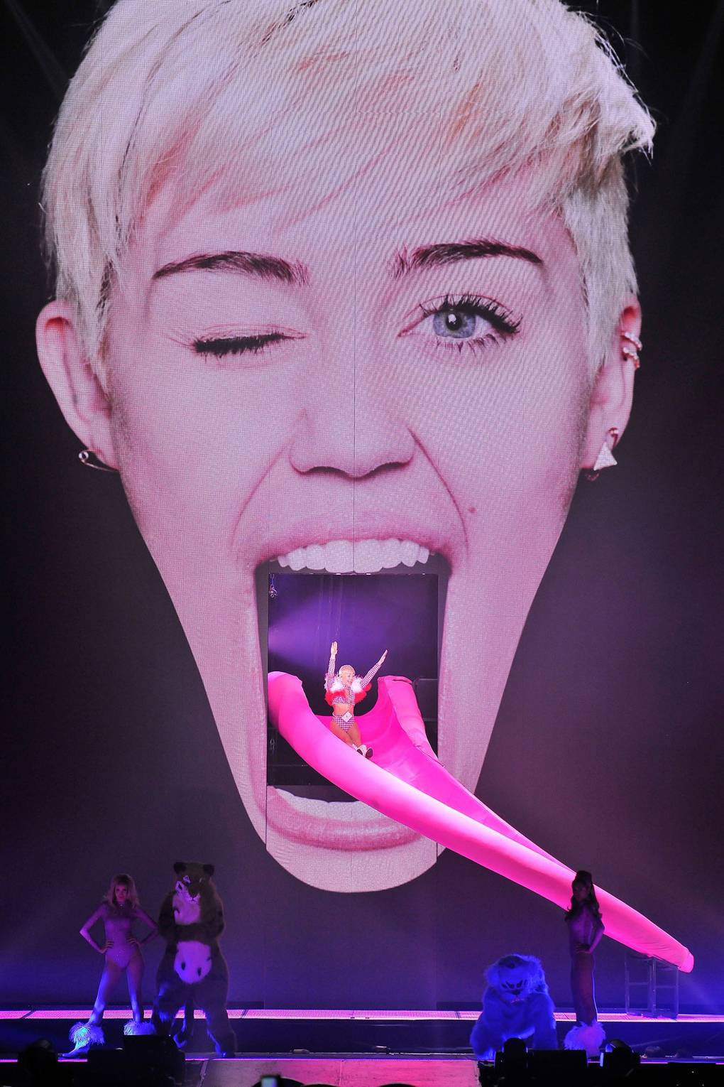 Miley Cyrus Bangerz Tour - Tongue Slide Lawsuit | Glamour UK