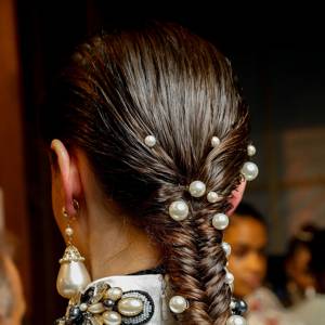 Pearl Hair Accessories: The 2020 Pearl-Speckled Hair Trend | Glamour UK