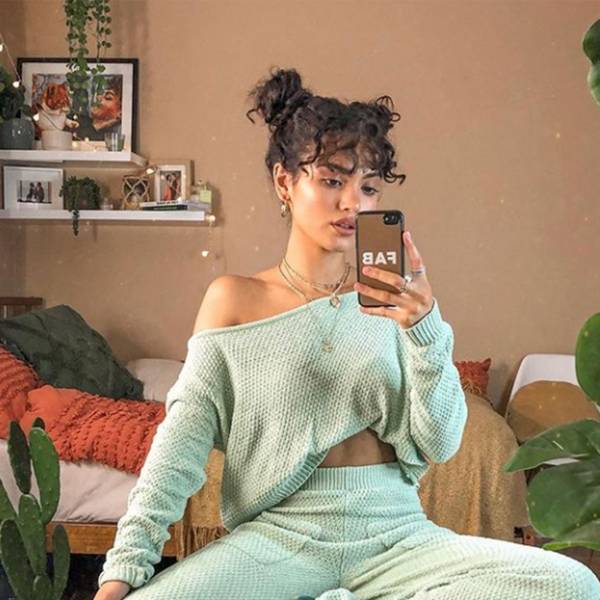 27 Ways To Tie Your Hair Back If It’s Super Short | Glamour UK