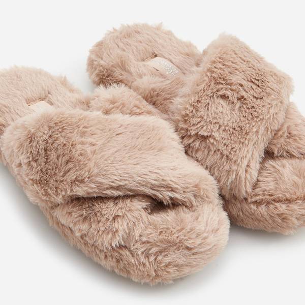15 Pairs Of Slippers To Wear All Day During Self-Isolation | Glamour UK