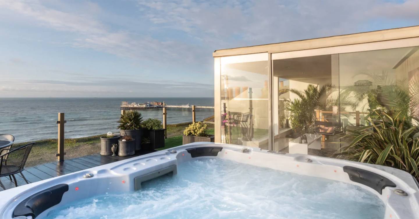 19 Best Holiday Cottages With Hot Tubs in the UK | Glamour UK
