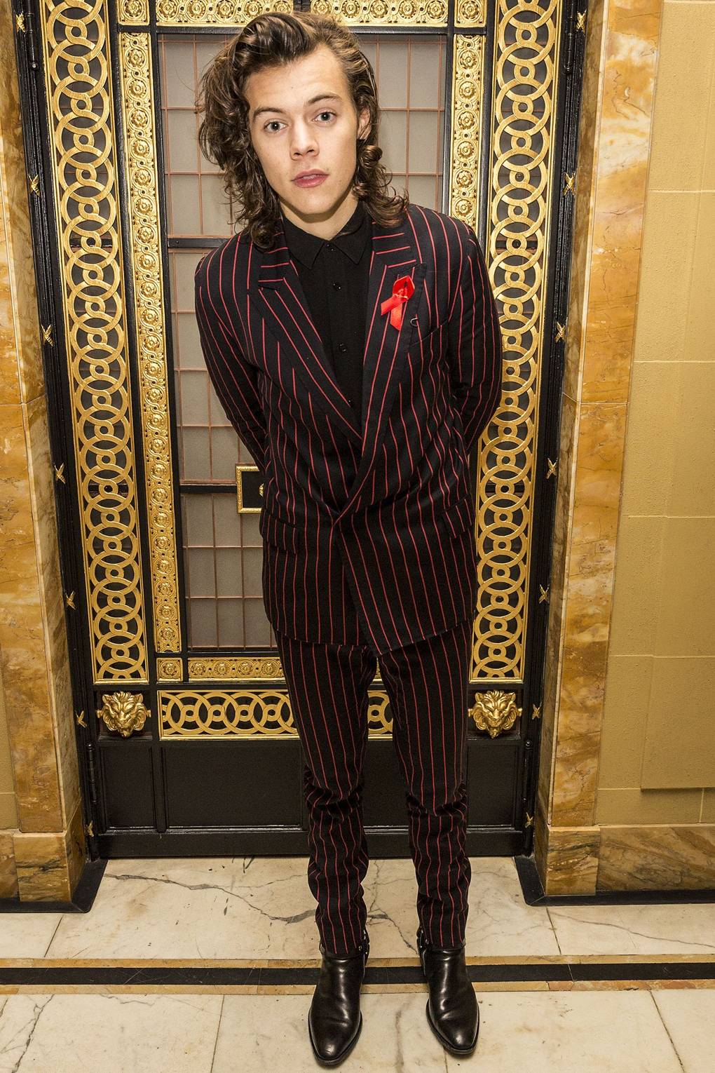 Harry Styles: Fashion Story in Photos 2012 - 2021 (lots of shirts ...