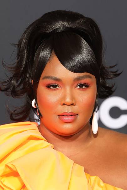 Lizzo's Hair And Makeup: Best Beauty Looks From The Pop Icon | Glamour UK