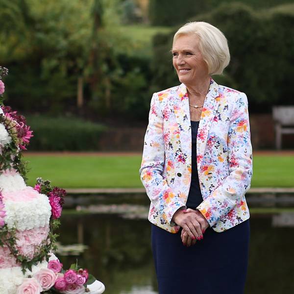 Mary Berry style: Blazers, jackets: best looks and outfits | Glamour UK
