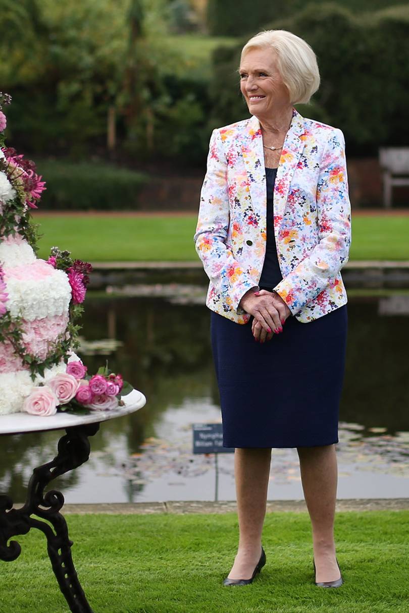 Mary Berry style: Blazers, jackets: best looks and outfits | Glamour UK