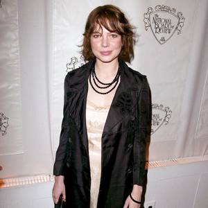 Michelle Williams' Fashion & Style Evolution - Celebrity Fashion ...