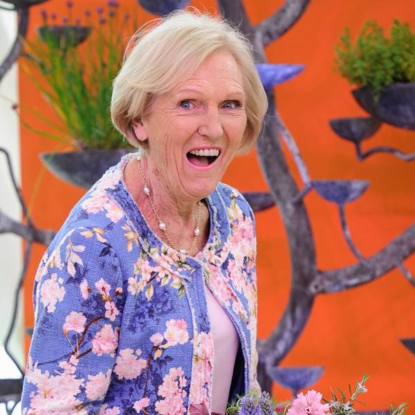 Mary Berry style: Blazers, jackets: best looks and outfits | Glamour UK