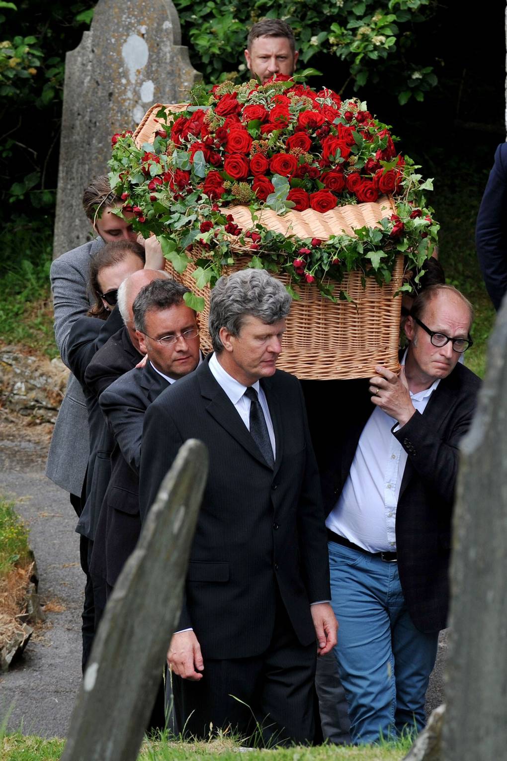 Rik Mayall found dead - Celebrity Tributes for Rik Mayall | Glamour UK