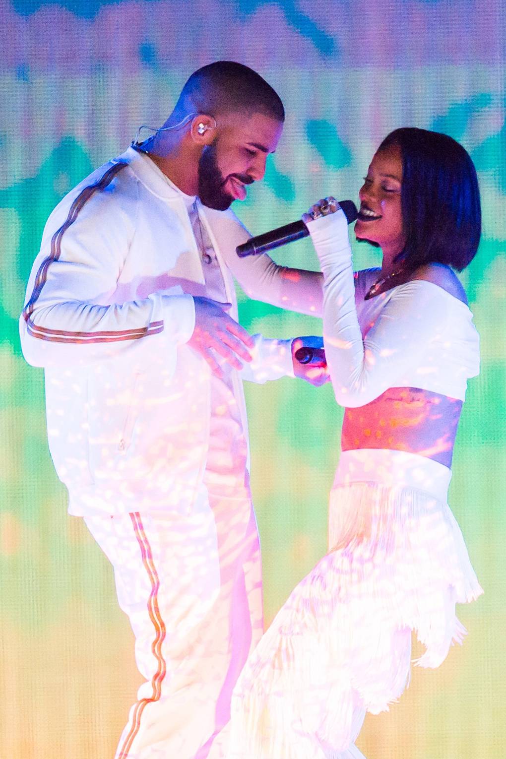 Rihanna and Drake Dating: VMAs Hug & Relationship News | Glamour UK