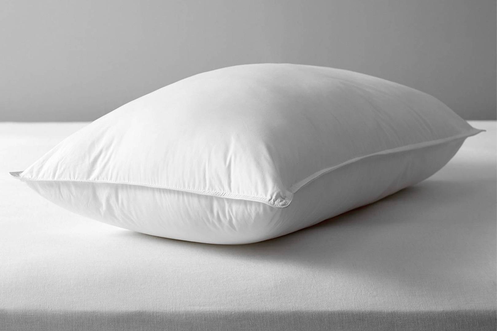 17 Best Pillows 2021: For Side Sleepers, Neck Pain & More | Glamour UK