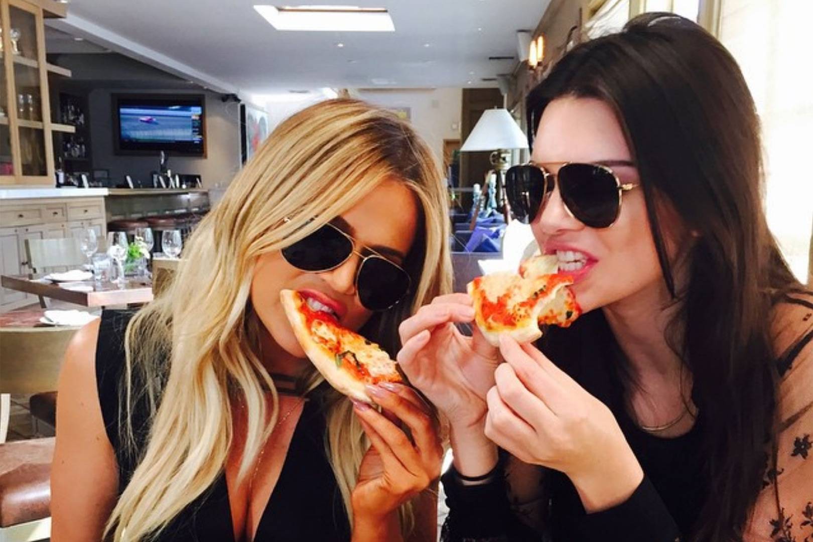 Celebrities Eating Pizza: Katy Perry, Jennifer Lawrence & Beyonce ...