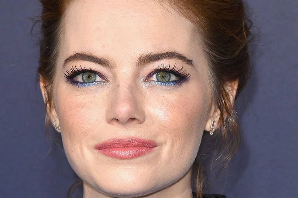 Blue eyeshadow & lipstick trend - celebrity beauty makeup | Glamour UK