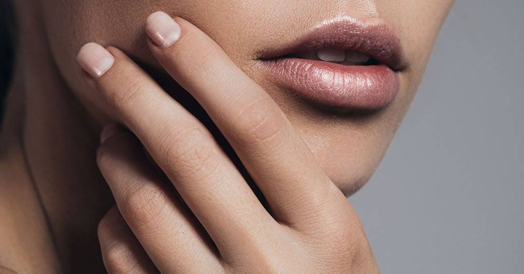 Healthy nail tips - how to prevent nail breakage & damage | Glamour UK