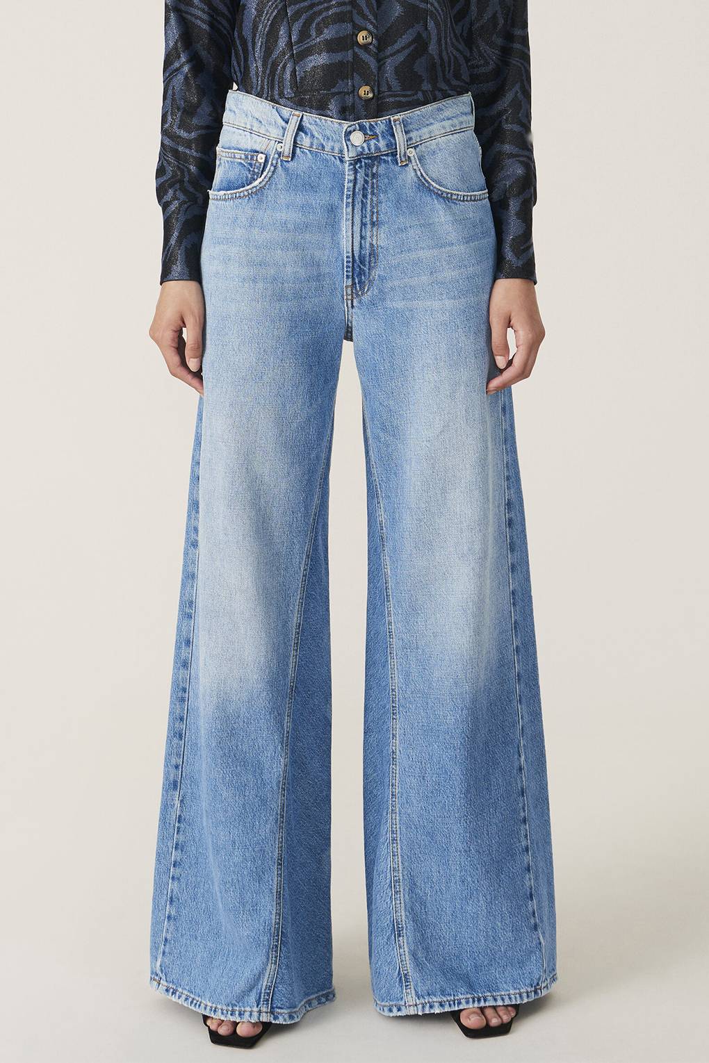 17 Flared Jeans That Suit Every Body | Glamour UK