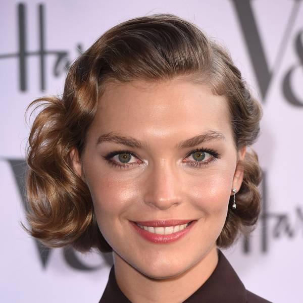 Arizona Muse best hair & makeup - beauty looks 2016 | Glamour UK