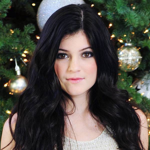 Kylie Jenner Hair & Beauty Look Book: Lips, Hair Colours & Makeup ...