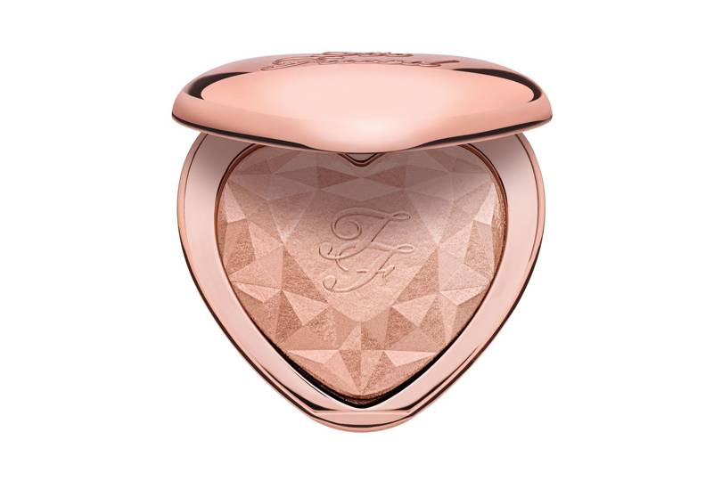 Best Rose Gold Makeup - Rose Gold Eyeshadow & Highlighter | Glamour UK