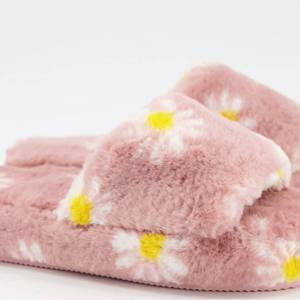 37 Best Slippers For Women To Wear in Lockdown 2021 | Glamour UK