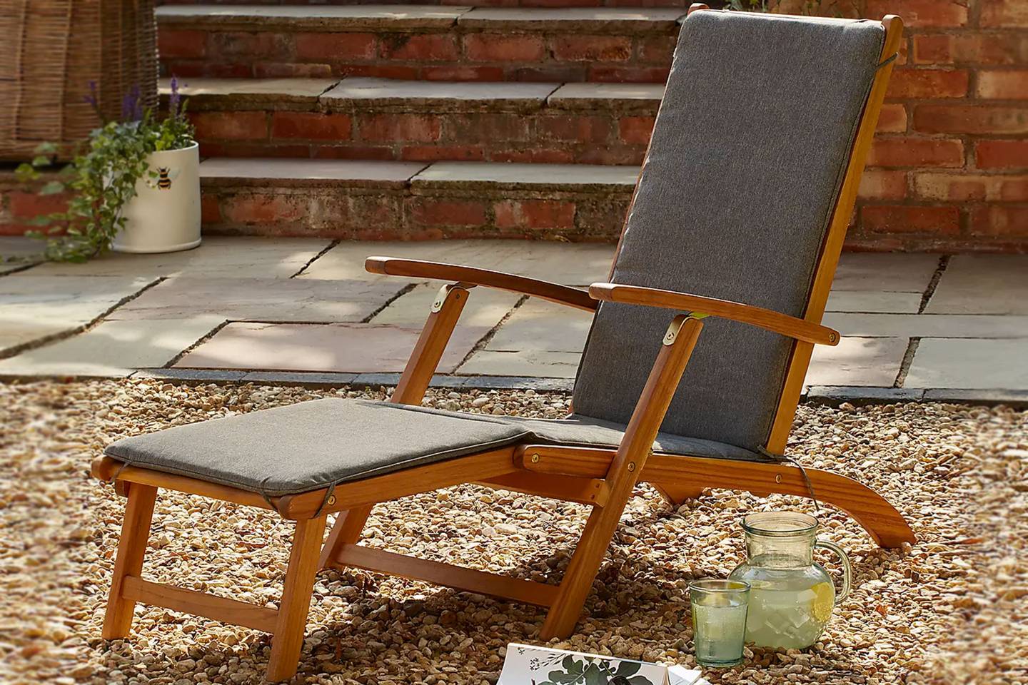 21 Best Sun Loungers 2021: Wooden, Rattan & Folding Sun Loungers ...